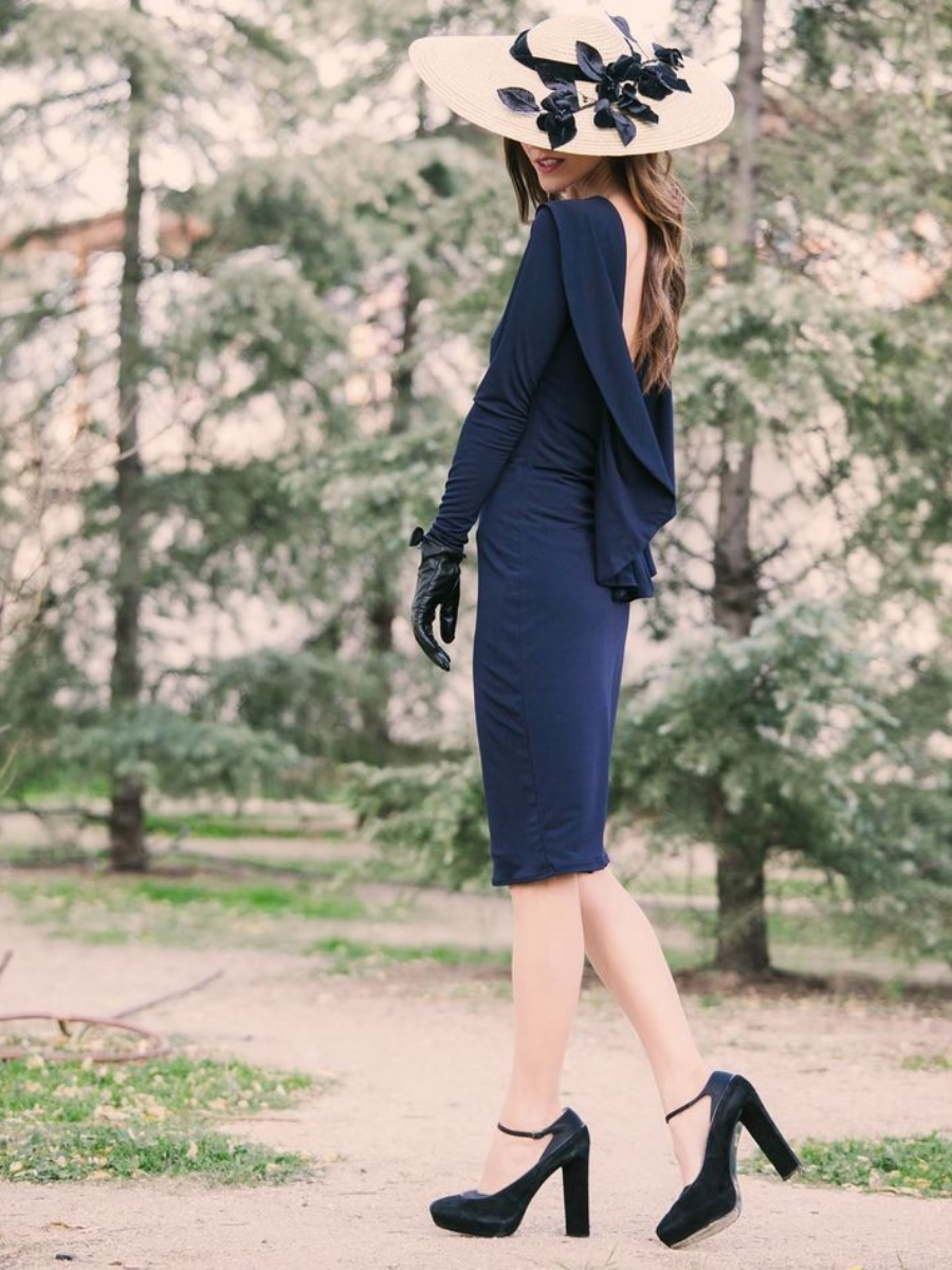 ¿Cómo Combinar Un Vestido Azul Marino? 10 Opciones increíbles