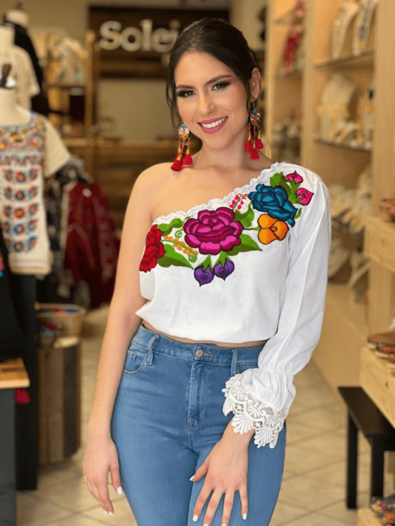 ¿Cómo Vestir Para Una Fiesta Mexicana? 8 ideas de outfits