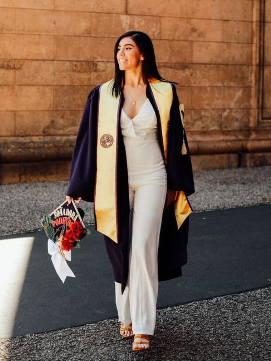 ¿Cómo Vestir Para Una Graduación? 9 Outfits Espectaculares