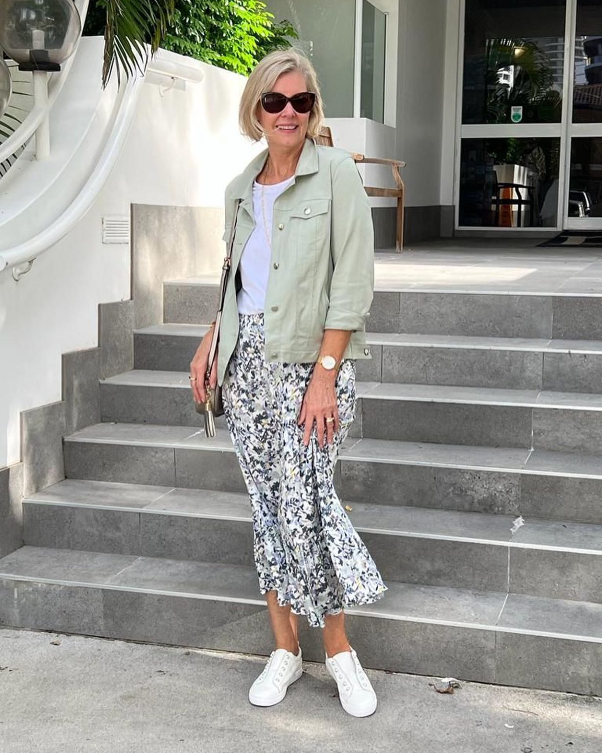 Descubre Las Mejores Formas De Cómo Llevar Una Falda Midi A Los 50 Con ...