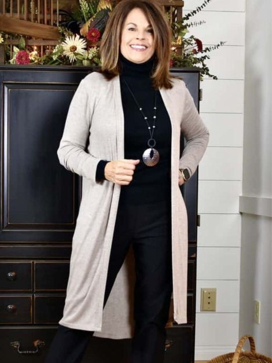 Guardarropa Básico Para Mujer De 50 Años - 9 Outfits Ùtiles